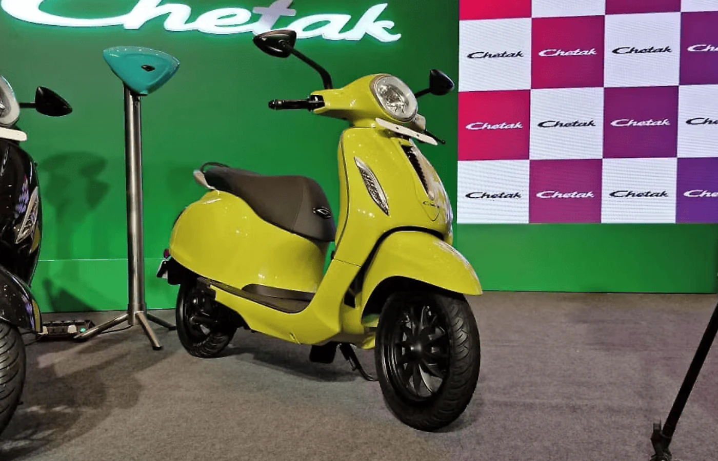 Bajaj Chetak C25 @ ₹91,399 | Worth It or Not?