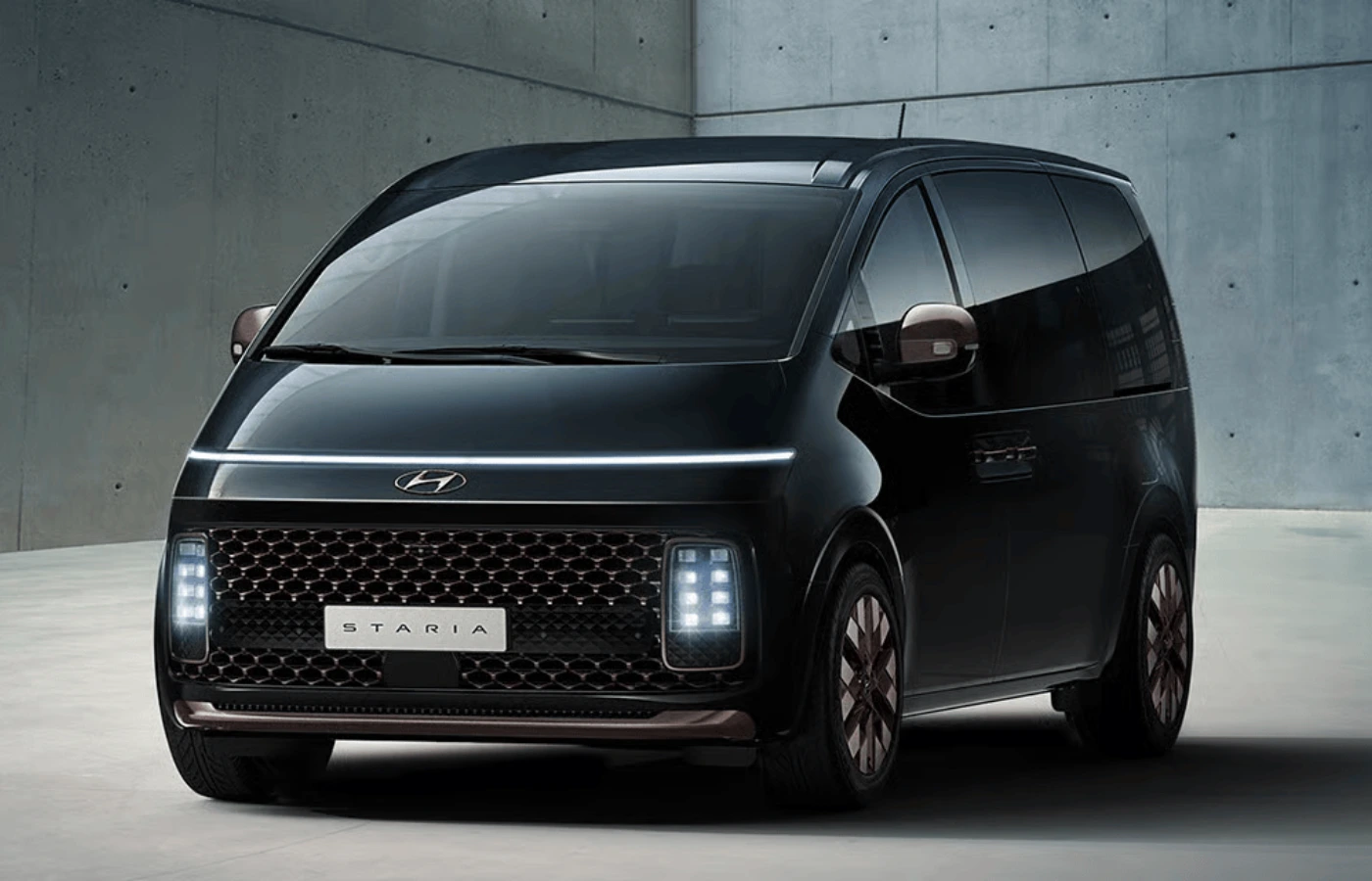 Hyundai Staria Electric Unveiled | 400 km Range