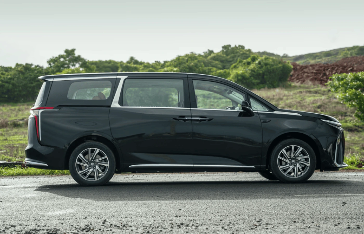 JSW MG M9 EV Launched in India at ₹69.90L | Electric MPV