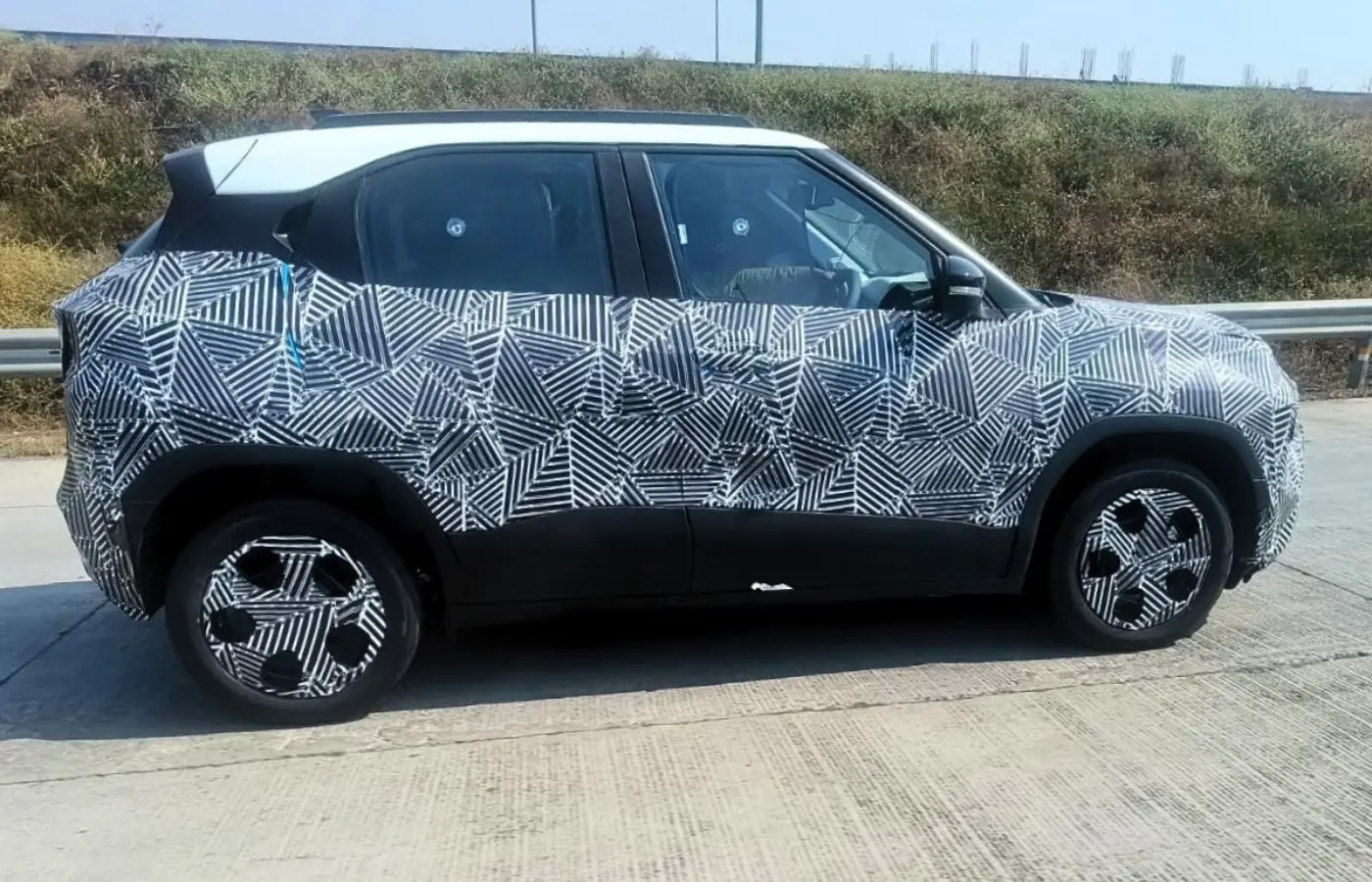 Tata Punch EV Facelift debut 2026 | Features & Updates