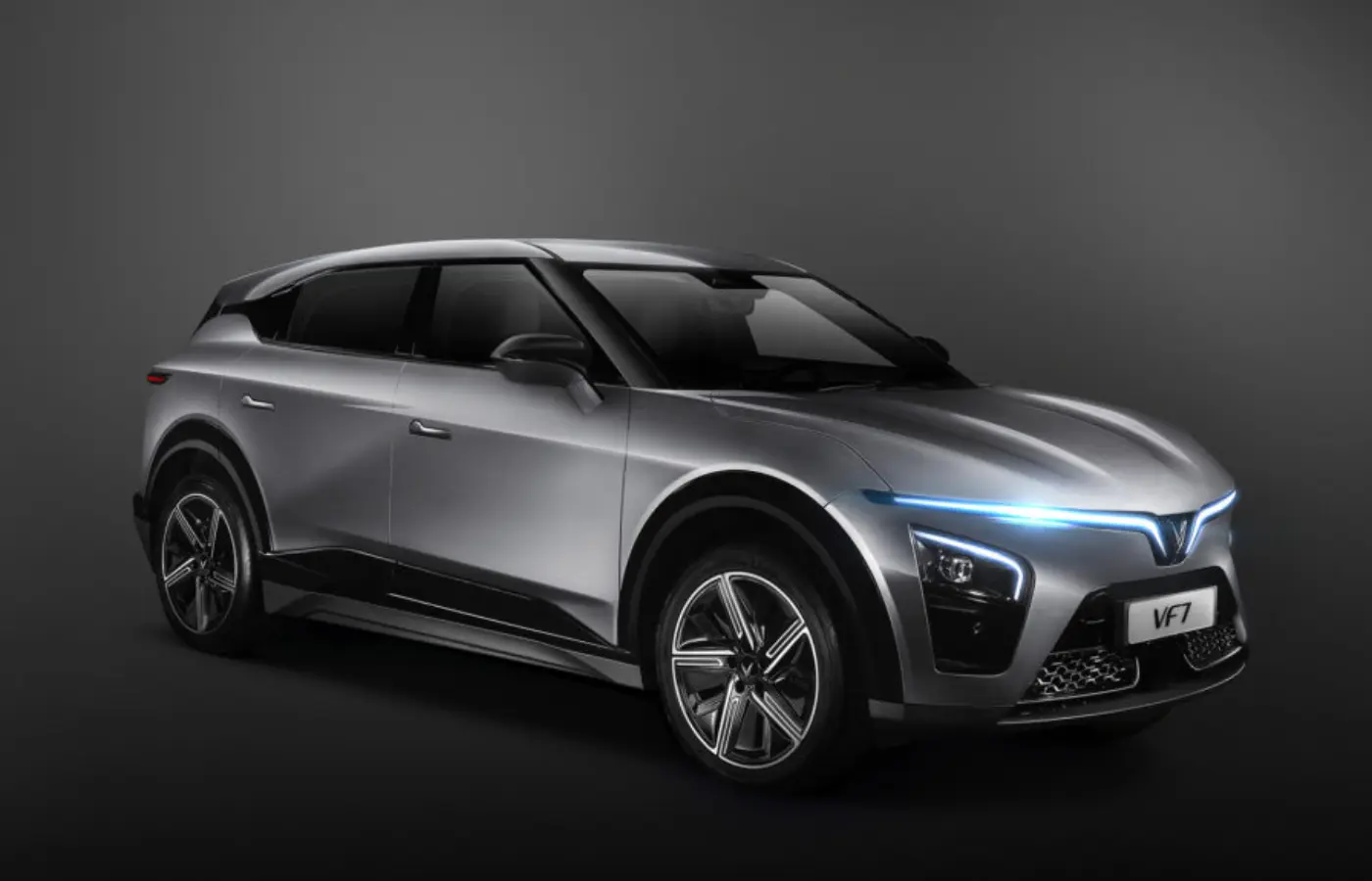 VinFast VF7 In-Depth Review | Pros & Cons Explained 2025